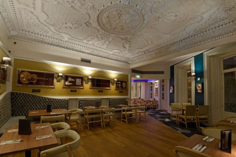 Porto: Hard Rock Cafe Skip-the-Line with Set Menu - The Experience: What You Can Expect