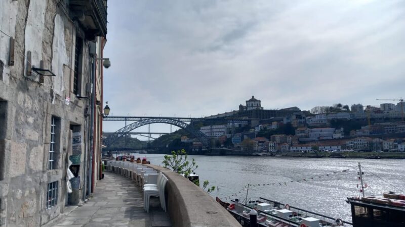 Porto Historic Center: Small Group Walking Tour & Cathedral - Key Points