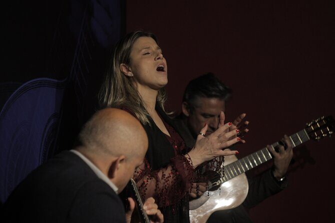 Porto: Live Fado with a Glass of Port Wine at Casa do Fado Sé - Key Points