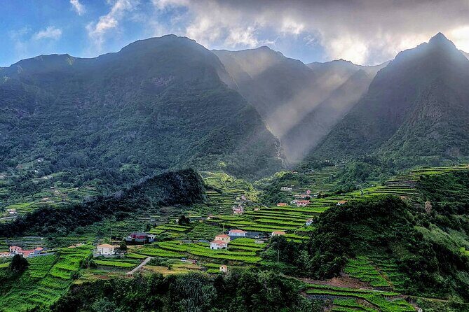 Porto Moniz 4x4 West tour - An In-Depth Look at the Porto Moniz 4x4 West Tour