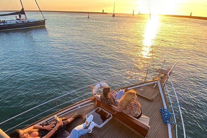 Porto: Private Classic Boat on the River Douro - FAQs