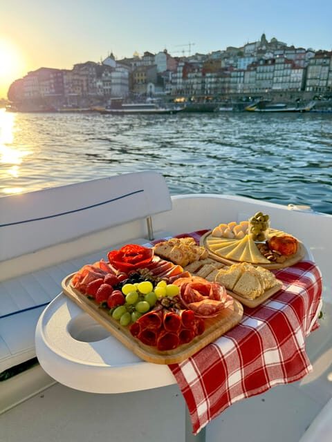 Porto: Private Douro River Bridges Cruise with Food & Wine - Key Points