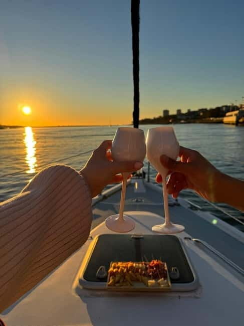 Porto shared Thullium Sailboat, enjoy magic sunset&open sail - A Relaxing and Authentic Porto Experience