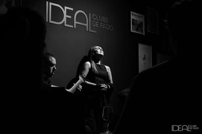 Porto: The highest-rated traditional fado concert (downtown) - Key Points