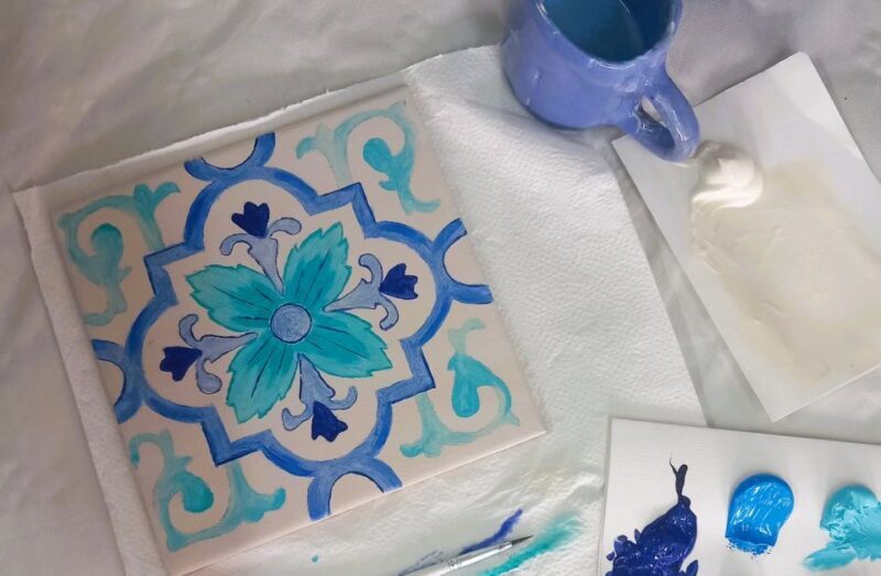 Porto: Tile Painting and Cocktails in Downtown Porto - FAQs