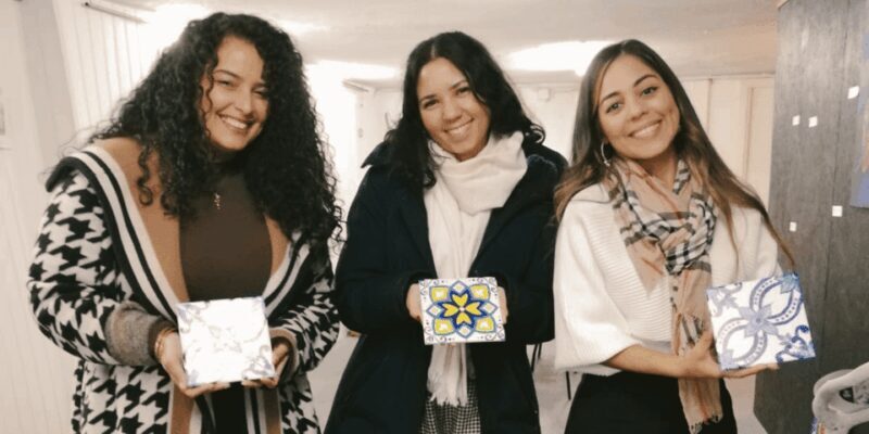 Porto: Tile Painting Workshop with Porto Wine - Sé do Porto - Key Points