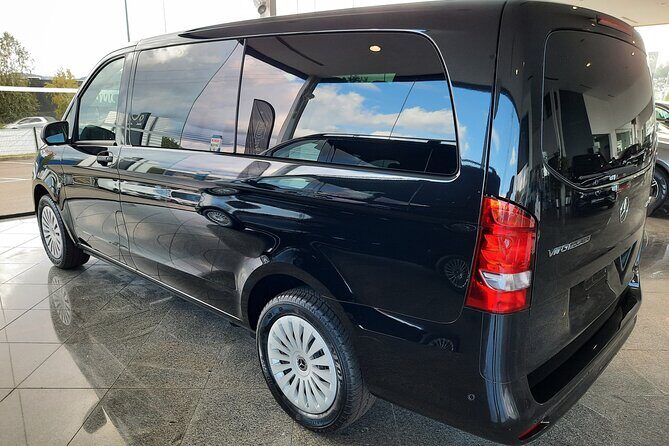 Porto to/from Douro Valley (1-8 pax) Private Transfer in Mercedes - Why Choose a Private Transfer from Porto to Douro Valley?