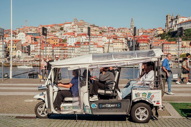 Porto Tuk Tuk: Clérigos, Seaside & Viewpoints - with Options - Key Points