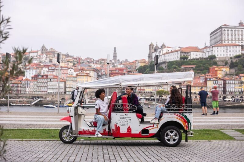 Porto: Tuk tuk Tours with Port Wine Tasting - Port Wine Tasting and Cultural Flavors