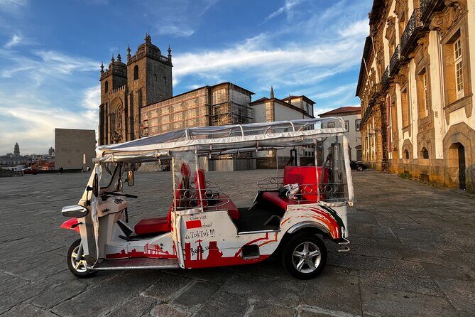 Porto: Tuk tuk vip guided tour - 1.30h - What to Expect from the Porto Tuk Tuk VIP Tour