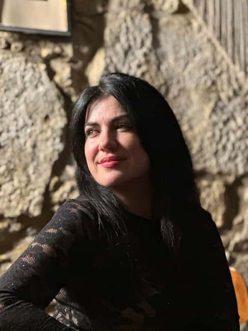 Porto: What is Fado? Commented Live Concert with Port Wine - The Experience in Numbers