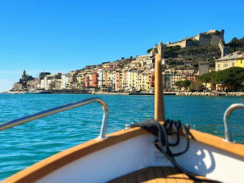 Portovenere: a boat tour to discover its islands - The boat and onboard amenities