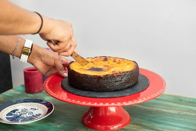 Portuguese Home Dining Experience in Lisbon with a Local, Paula - Discovering the Experience