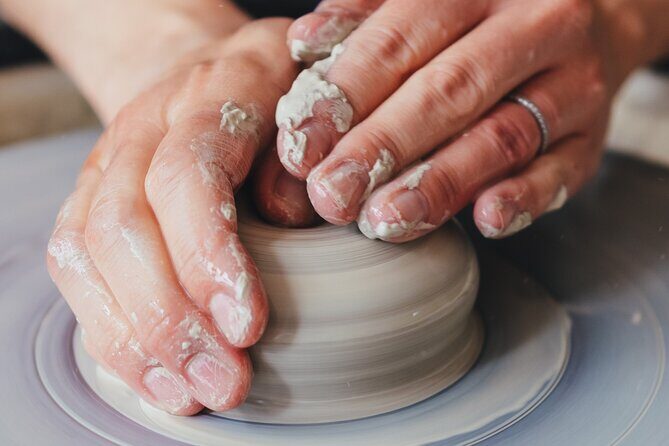 Potter's Wheel Taster Experience in the North Cotswolds - Key Points