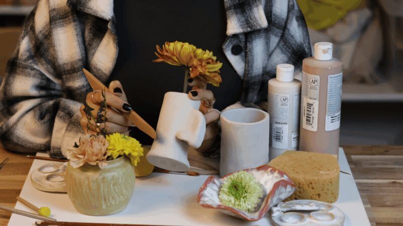 Pottery Workshop and Wine  Barcelona - Key Points