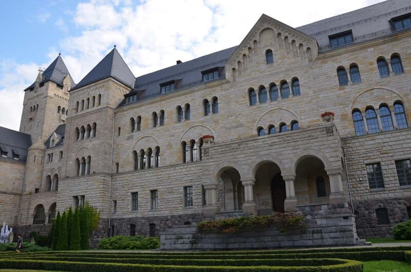 Poznan Old Town and Top Attractions Private Walking Tour - A Deep Dive into the Tour Experience