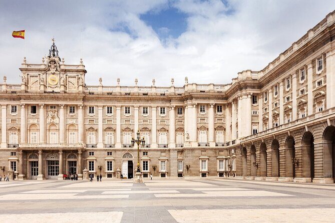 Prado Museum and Royal Palace Private Tour - Key Points