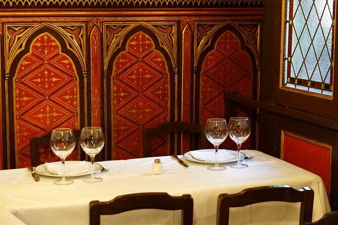 Prado Museum Tour & Lunch at the Oldest Restaurant in the World - FAQ