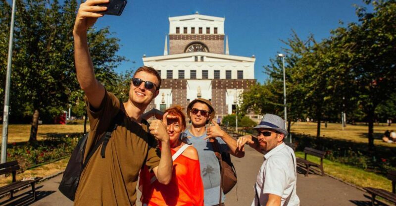 Prague: 1.5-Hour Private Kick-Start Tour with a Local - The Meeting Point and Logistics