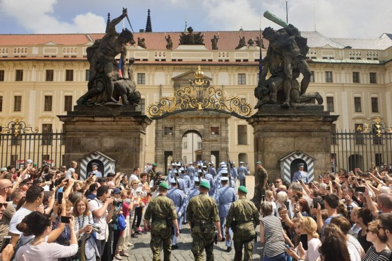 Prague: 1-Hour Castle Tour With Fast-GET Admission Ticket - Key Points