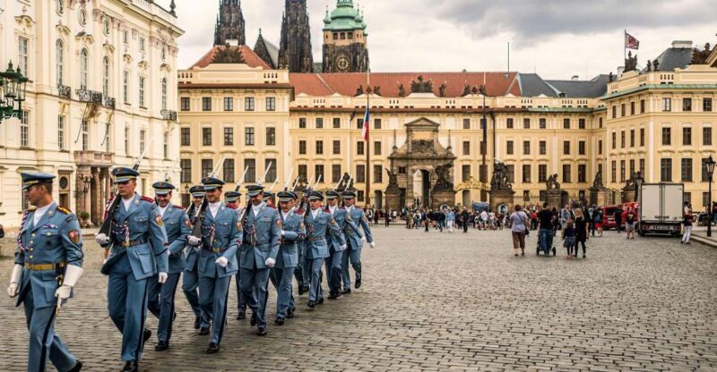 Prague: 1-Hour Castle Tour With Fast-GET Admission Ticket - FAQ
