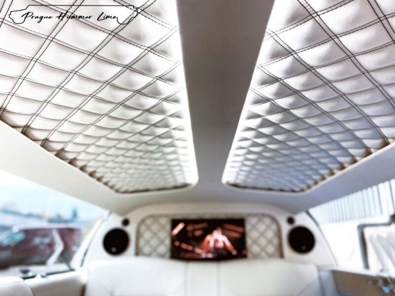 Prague: 1-Hour Vintage Limousine Rental - Why Choose a Vintage Limousine Ride in Prague?