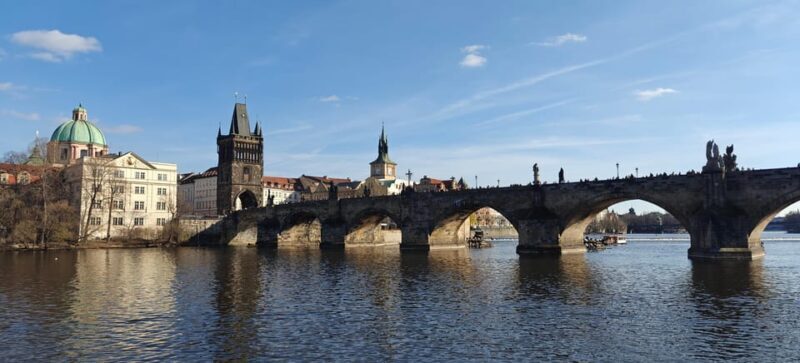 Prague: 2-Hour Historic Boat Cruise with Delicious Lunch - Who Is This Tour Best For?