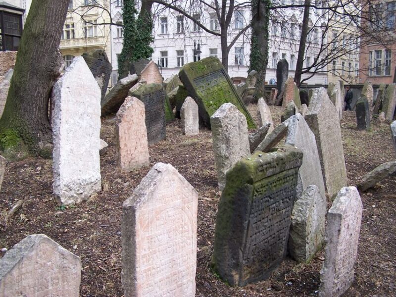 Prague: 2-Hour Old Town and Jewish Ghetto Walking Tour - Final Thoughts: Who Should Consider This Tour?