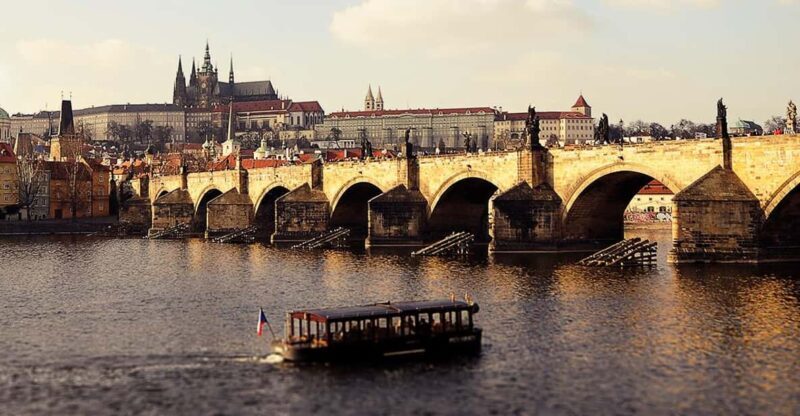 Prague: 2 hours city tour + 1 hour boat cruise - Authentic Insights from Reviews