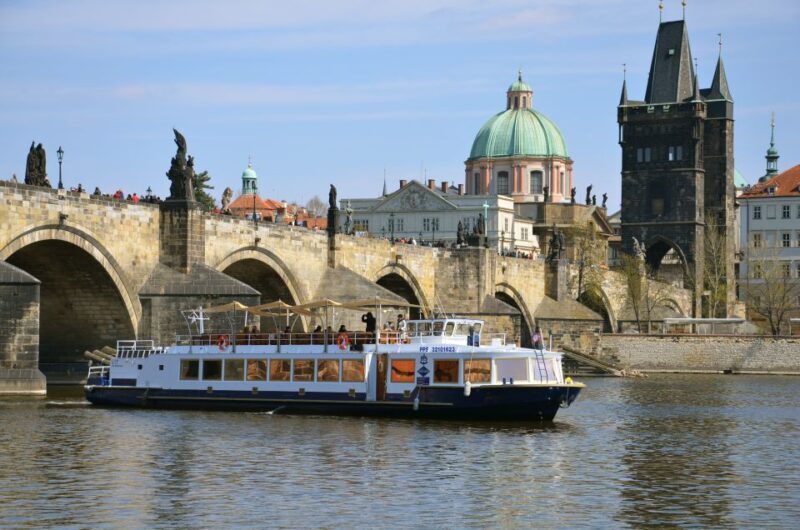 Prague: 3-hour Evening River Cruise with Dinner - FAQs