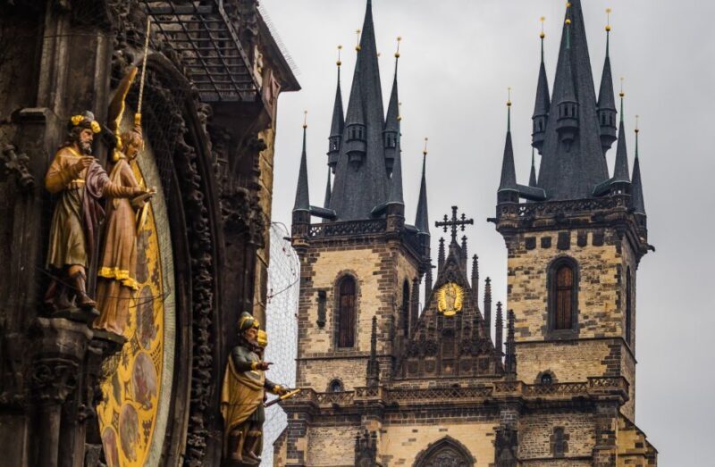 Prague: 3-Hour Walking Tour of Old Town & Prague Castle - Key Points