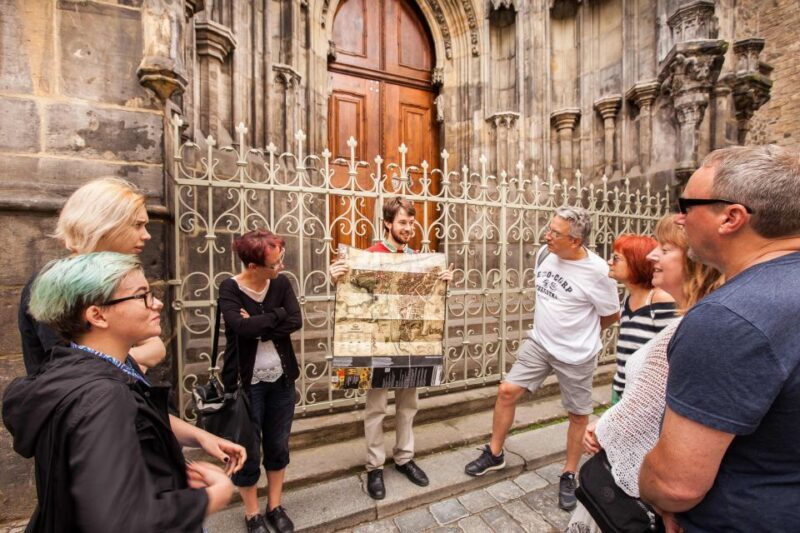 Prague: 6-Hour City Tour including Cruise and Lunch - Prague Castle: The Crown Jewel