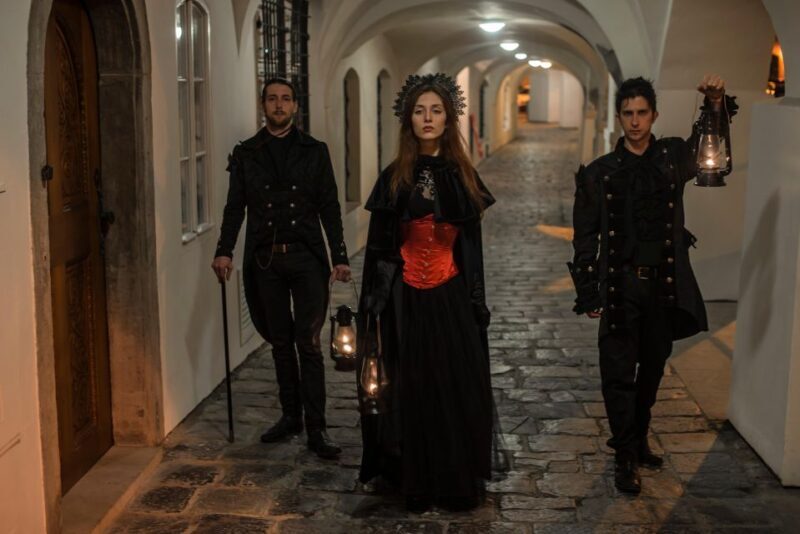 Prague: Alchemy & Mysteries Bridge and Castle Evening Tour - An In-Depth Look at the Prague Alchemy & Mysteries Tour