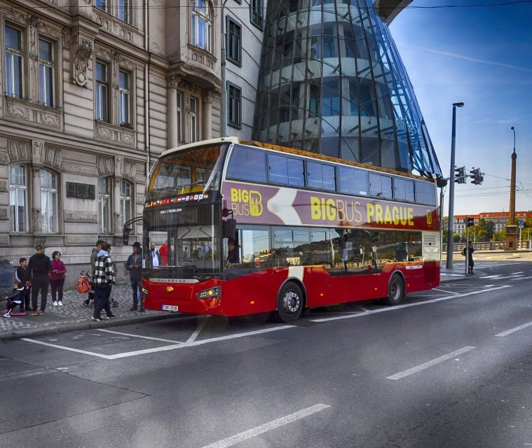 Prague: Big Bus Hop-on Hop-off, Castle Tour and River Cruise - Key Points