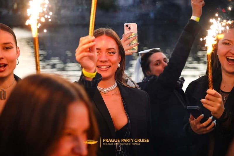 Prague : Boat Party with Afterparty at EPIC - FAQ