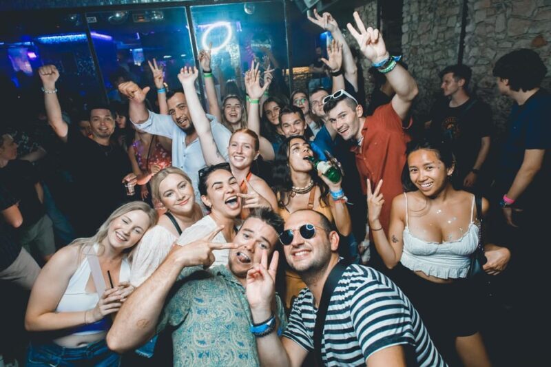 Prague: Boat Party with Unlimited Drinks & After Party Entry - FAQ