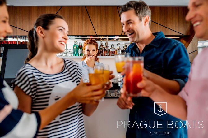 Prague Boats 3-hour Dinner Cruise - Entertainment and Atmosphere