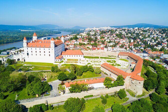 Prague-Budapest One-Way Sightseeing Day Tour - Who Will Love This Tour?