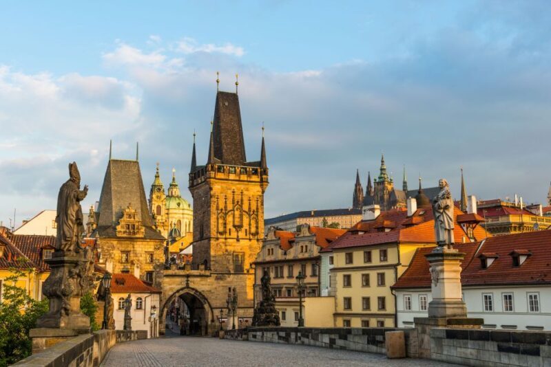 Prague: Castle and Jewish Quarter Tour with Cruise and Lunch - FAQ