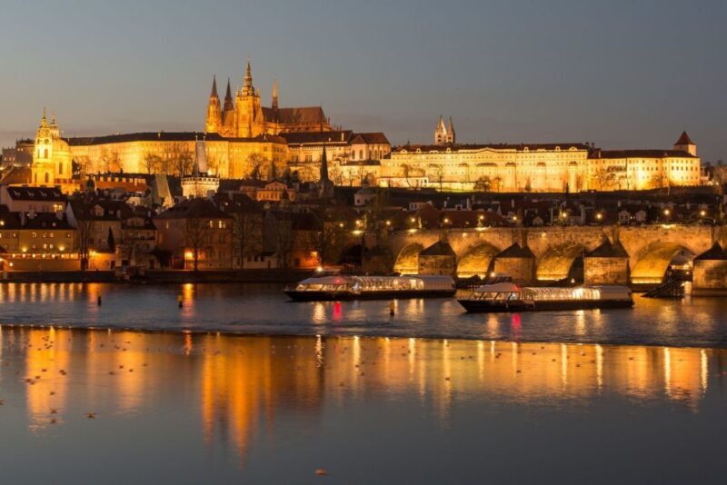 Prague: City Tour and Dinner Cruise with Hotel Pickup - Food and Entertainment on the Water