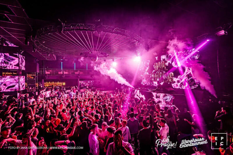 Prague: EPIC Nightclub Entry Ticket - The Crowd: International & Passionate