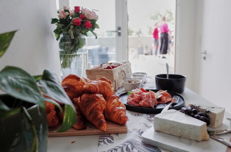 Prague: Farmers Market and Brunch Class with Celebrity Chef - Authentic Connection and Cultural Insights