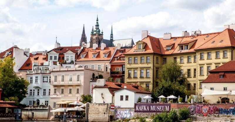 Prague: Full-Day Sightseeing Tour with Cruise and Lunch - Who Should Consider This Tour?