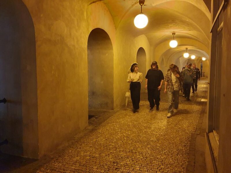 Prague: Ghost Tour - Key Points  