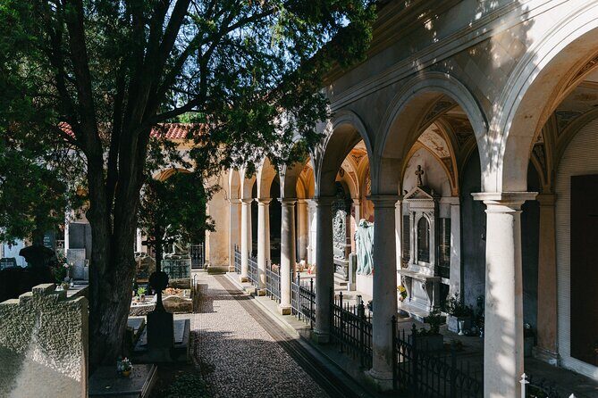 Prague Hidden Gem Vysehrad Castle & Historic Fort with PragueWay - FAQ