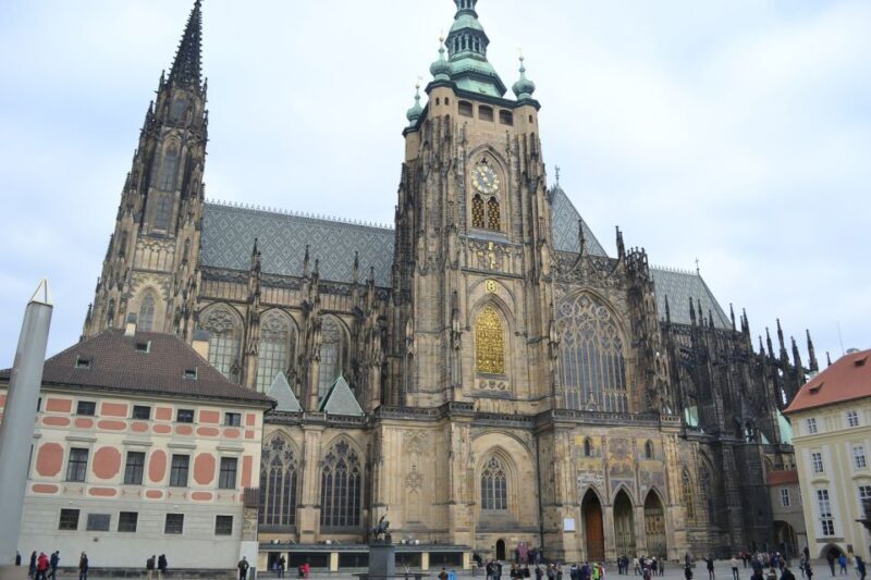 Prague: Historic City Center Bus Tour with Top Sights - Key Points
