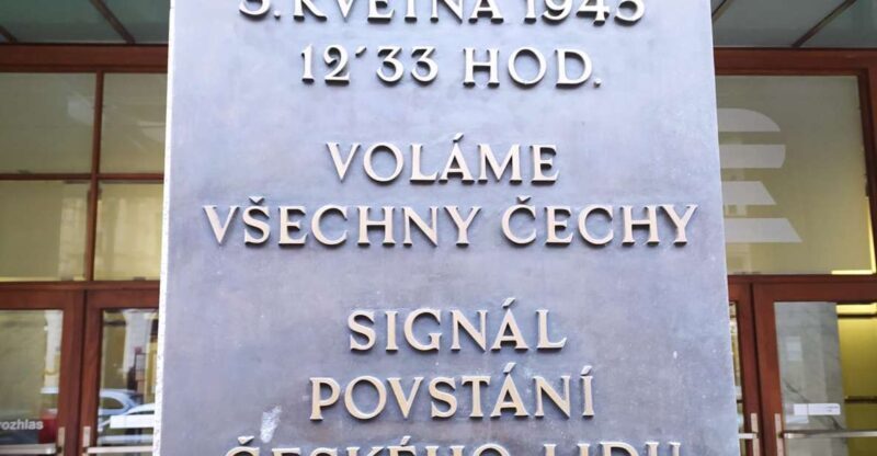 Prague: Historical Walking Tour with Focus on World War 2 - Introduction to the Tour Experience