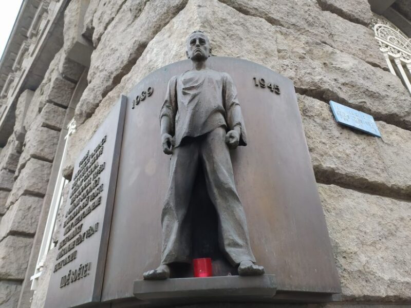 Prague: Historical Walking Tour with Focus on World War 2 - Value and Practical Considerations