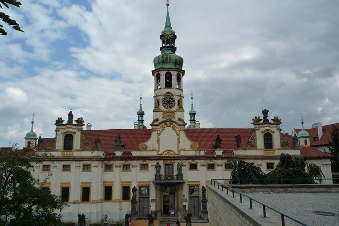 Prague in One Day by a Car - Excellent opportunity to see all the sights - FAQs