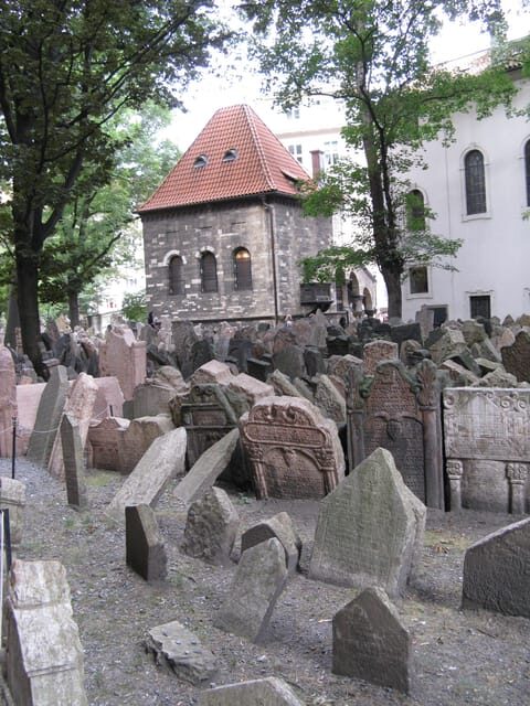 Prague: Jewish Quarter and Museum Guided Tour - Exploring the Prague Jewish Quarter: What You Can Expect